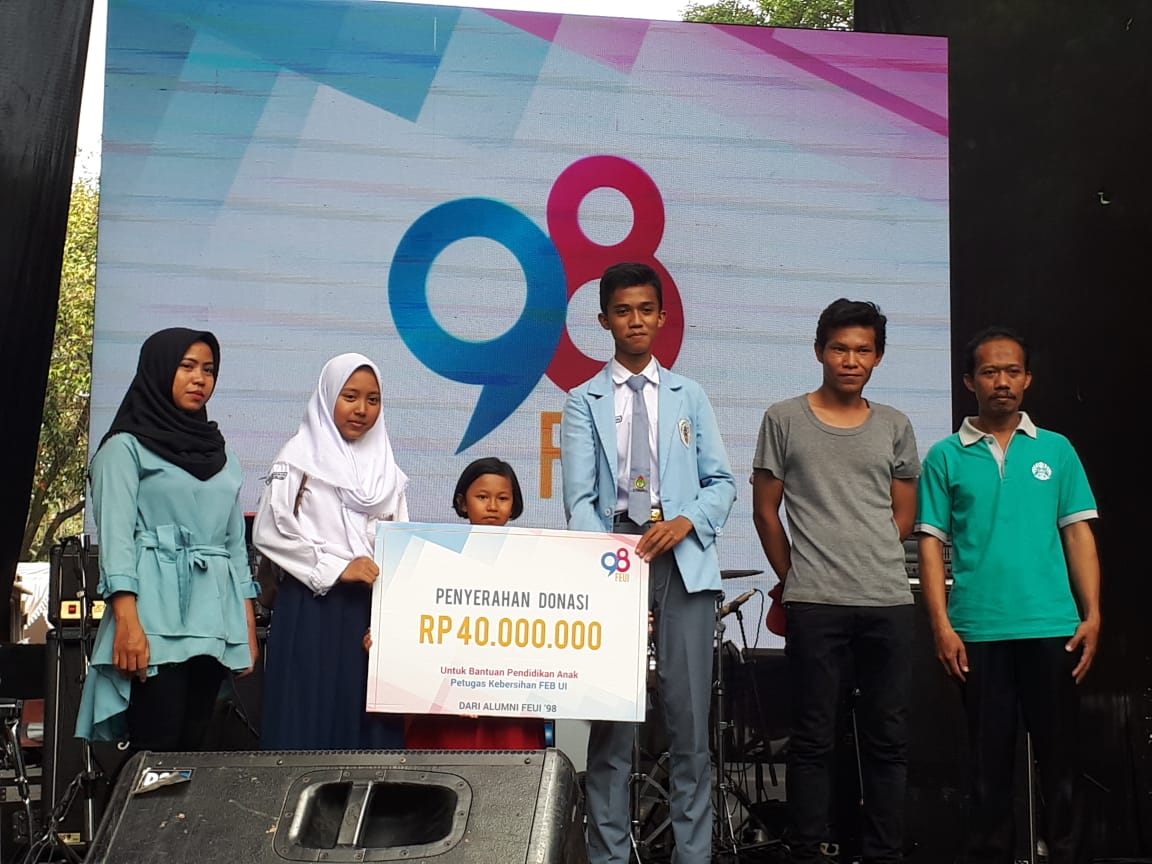 Rayakan Reuni 20 Tahun, Alumni FEUI 98 Berbagi untuk Almamater ...