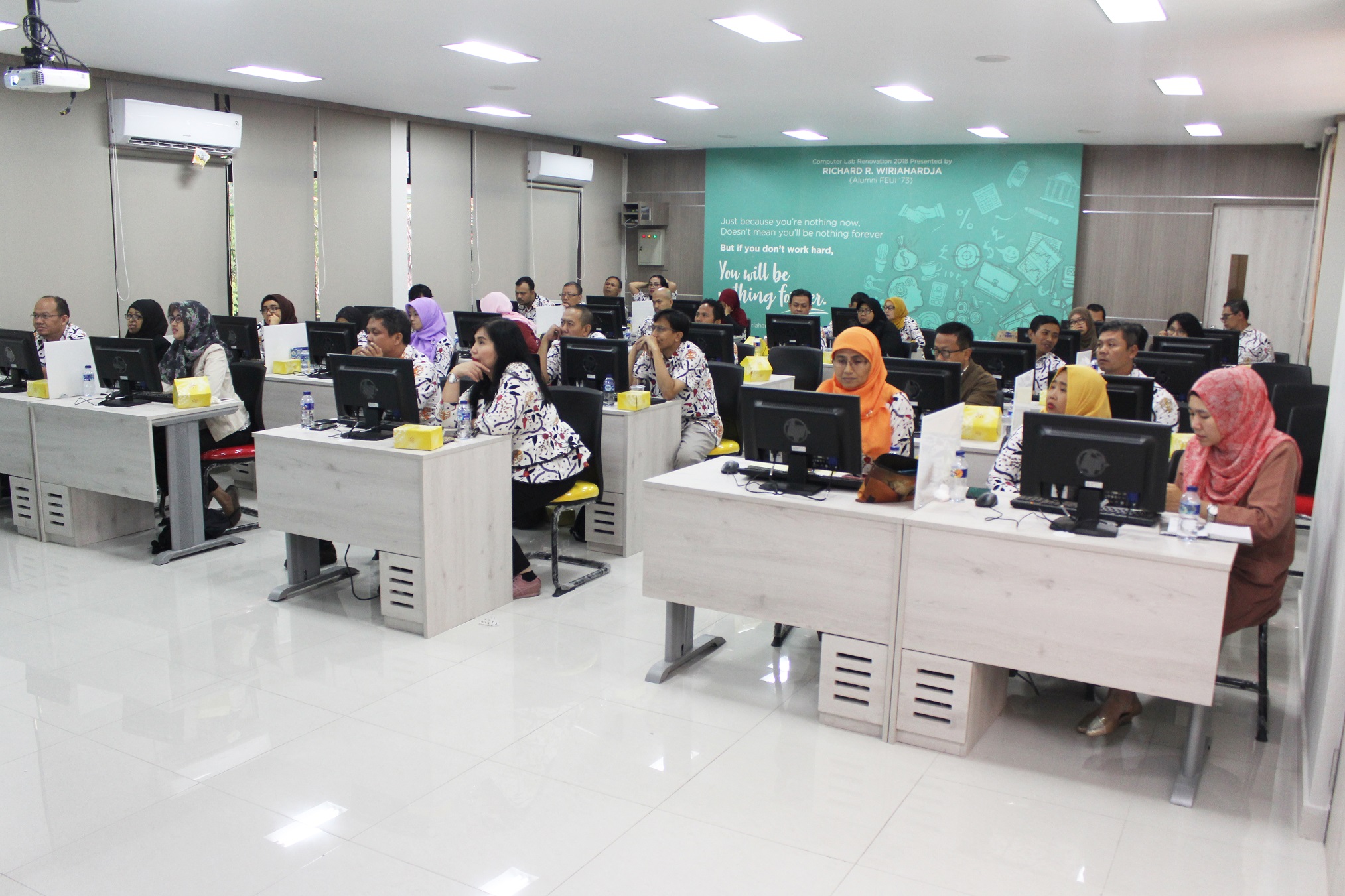 Staf Akademik FEB UI Dibekali Pelatihan SIAK-NG dan Kelola – Fakultas ...