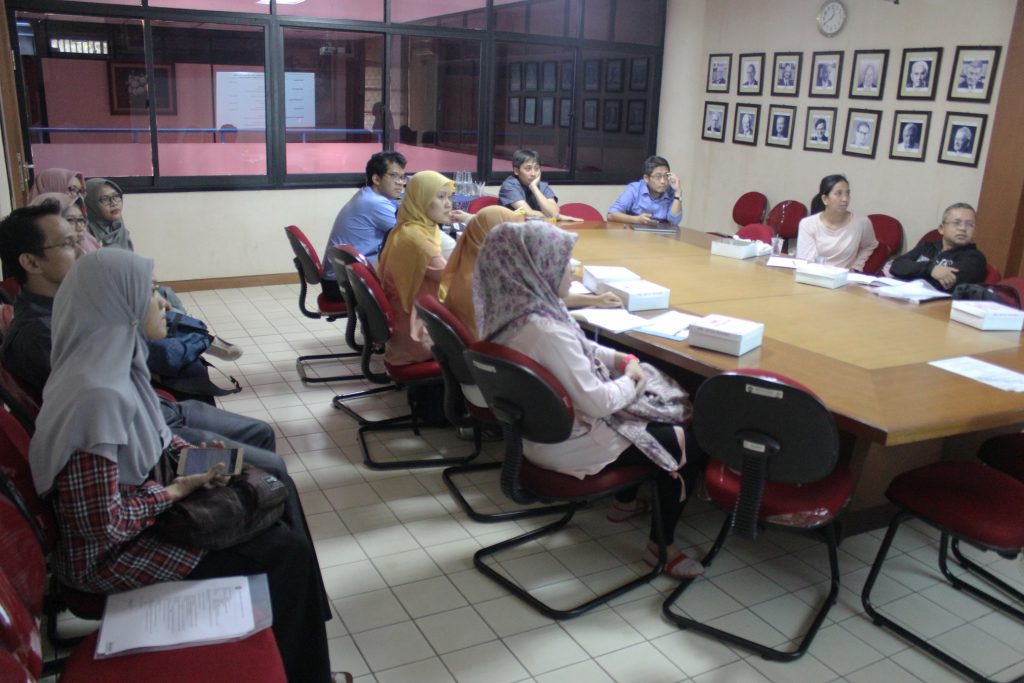 Qisha Quarina Presentasikan Tantangan Transformasi Struktural di ...