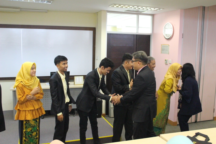 Rida Rahim Kaji Pengaruh Agama Terhadap Keputusan Struktur Modal ...