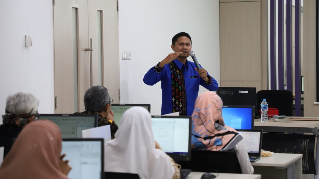 Menghadapi Tren Riset Global, Departemen Manajemen FEB UI Mengadakan ...