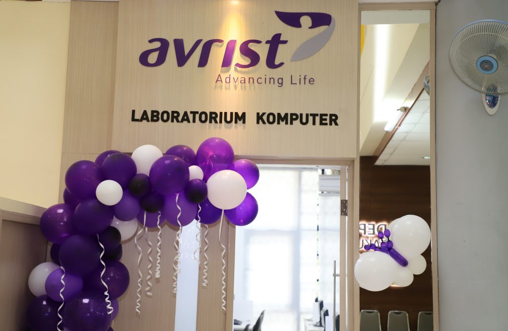 PT. Avrist Assurance & Harry Harmain Diah Resmikan Renovasi Lab ...