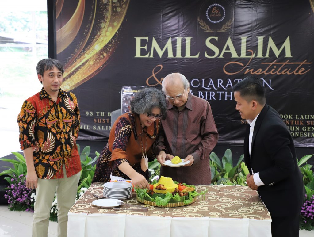 Emil Salim Sampaikan Deklarasi, “Satu Bumi untuk Semua Generasi ...