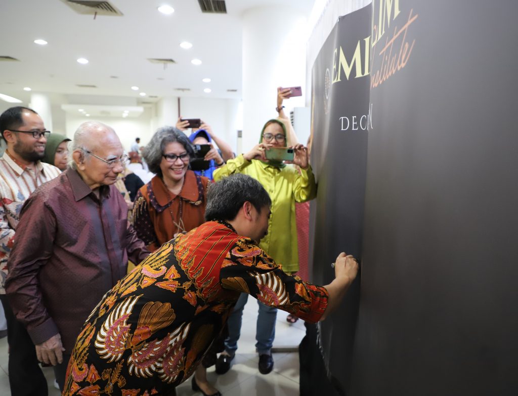 Emil Salim Sampaikan Deklarasi, “Satu Bumi untuk Semua Generasi ...