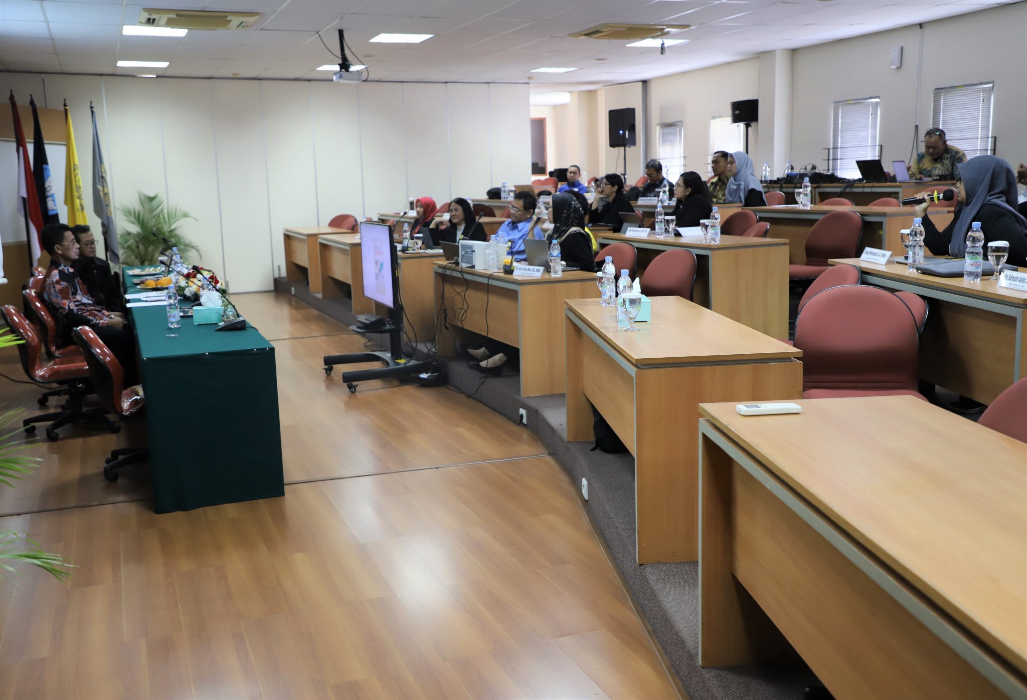 MAKSI FEB UI Dapatkan Apresiasi, Saran, Masukan oleh Tim Asesor dari ...