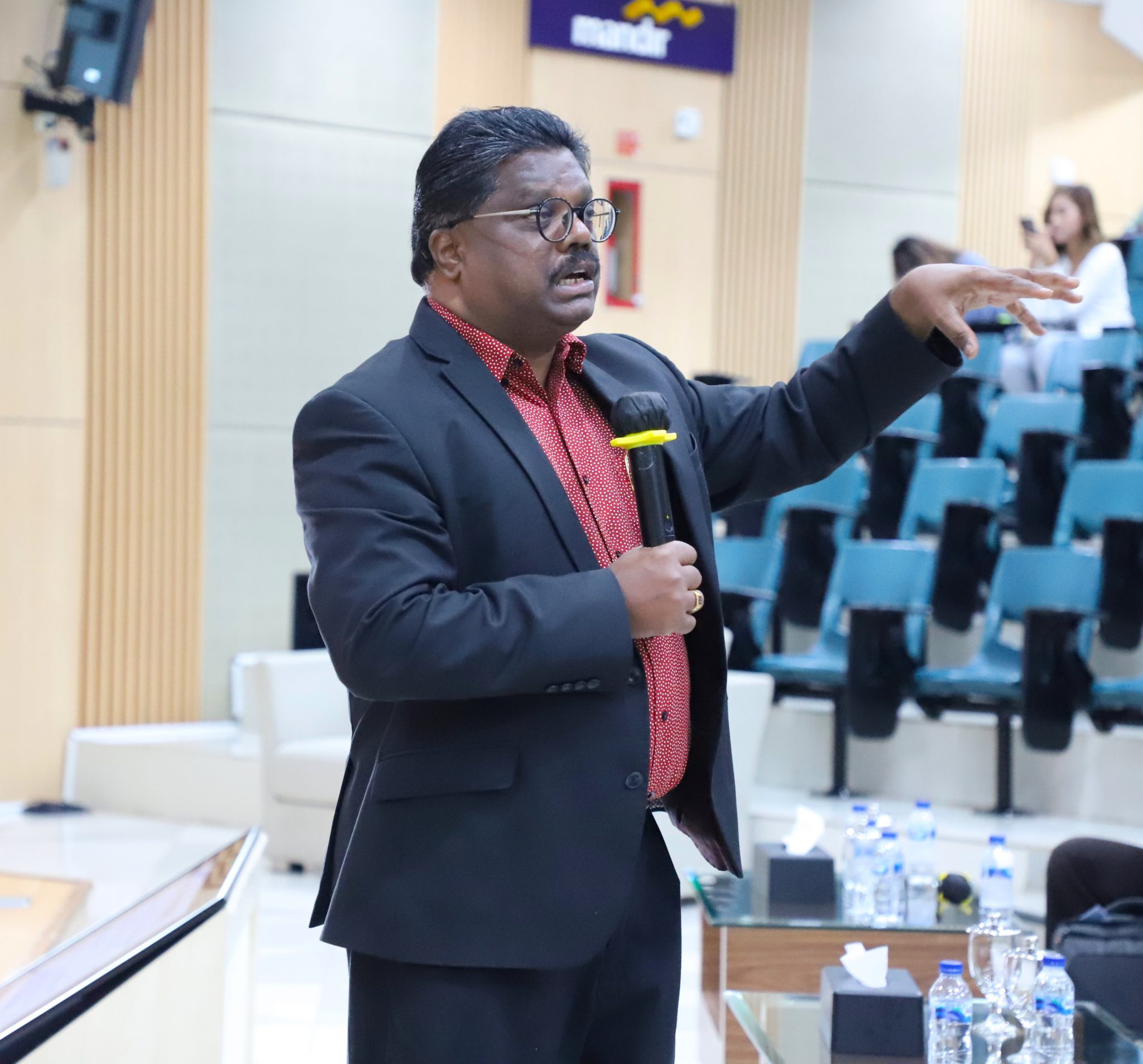 Prof. Balakrishnan Kupas Industrial Relations di Malaysia pada Kuliah ...
