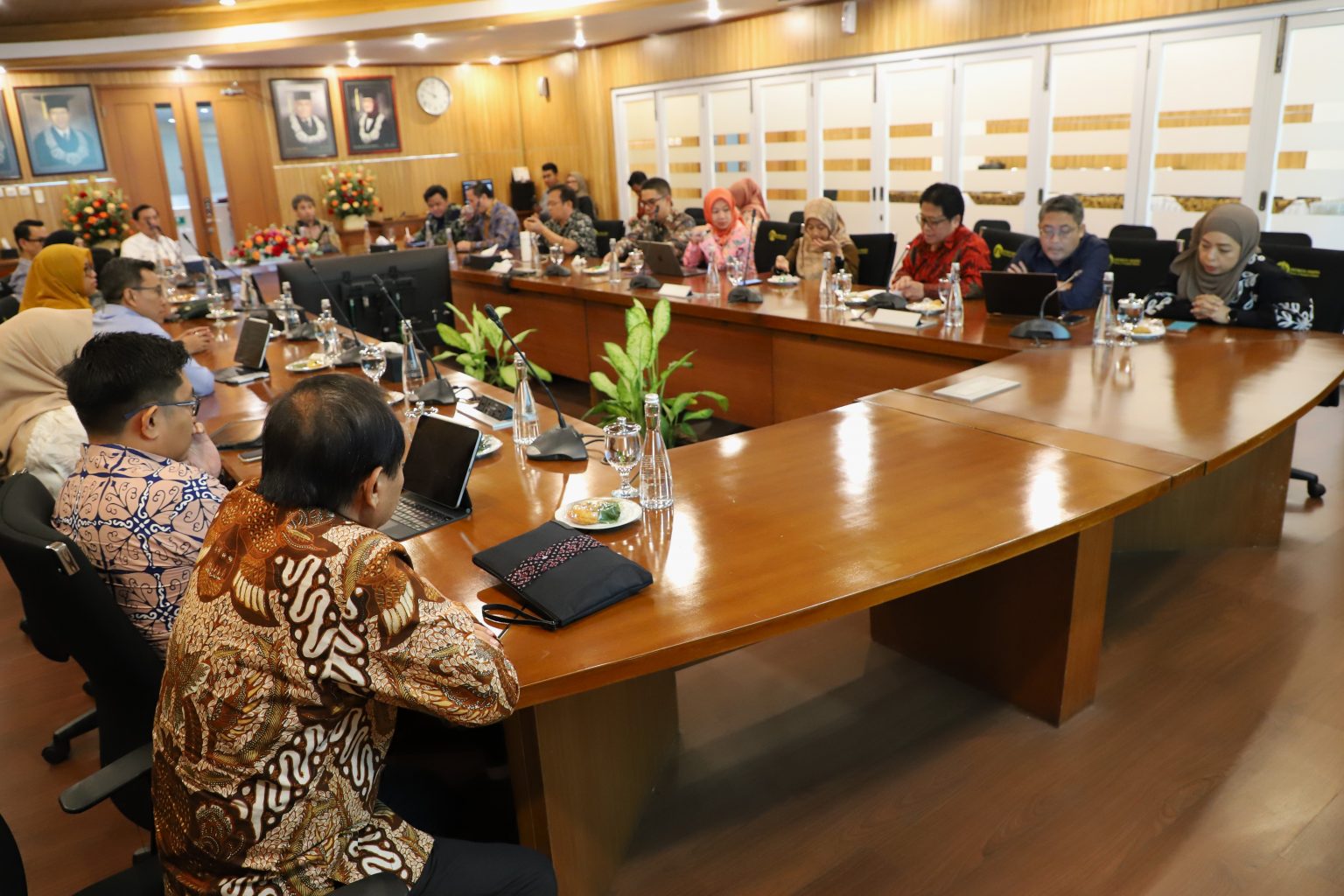 Hadiri Perayaan 20 Tahun Alumni FEB UI Angkatan 2002, Luhut Pandjaitan ...