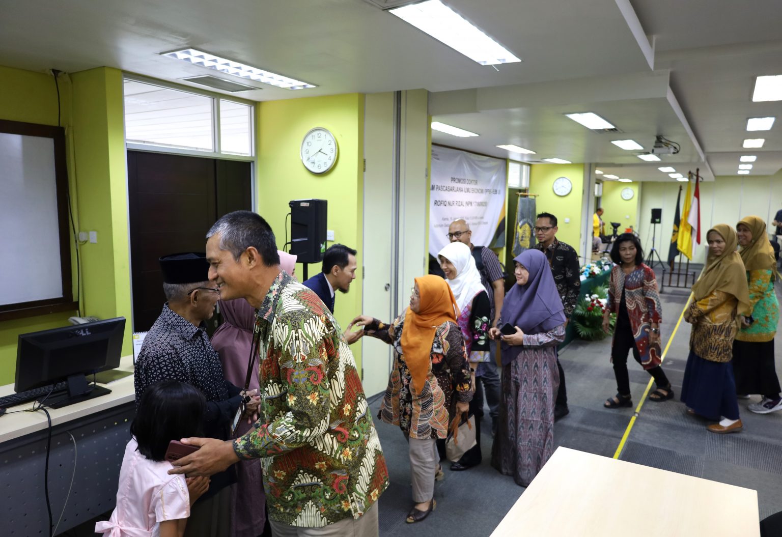 Promosi Doktor PPIE FEB UI, Rofiq Nur Rizal Teliti Kemiskinan Energi ...